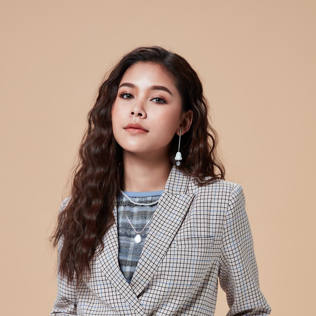 Poyd Treechada Petcharat – SUPERSTAR COLLEGE OF ARTS (SCA)